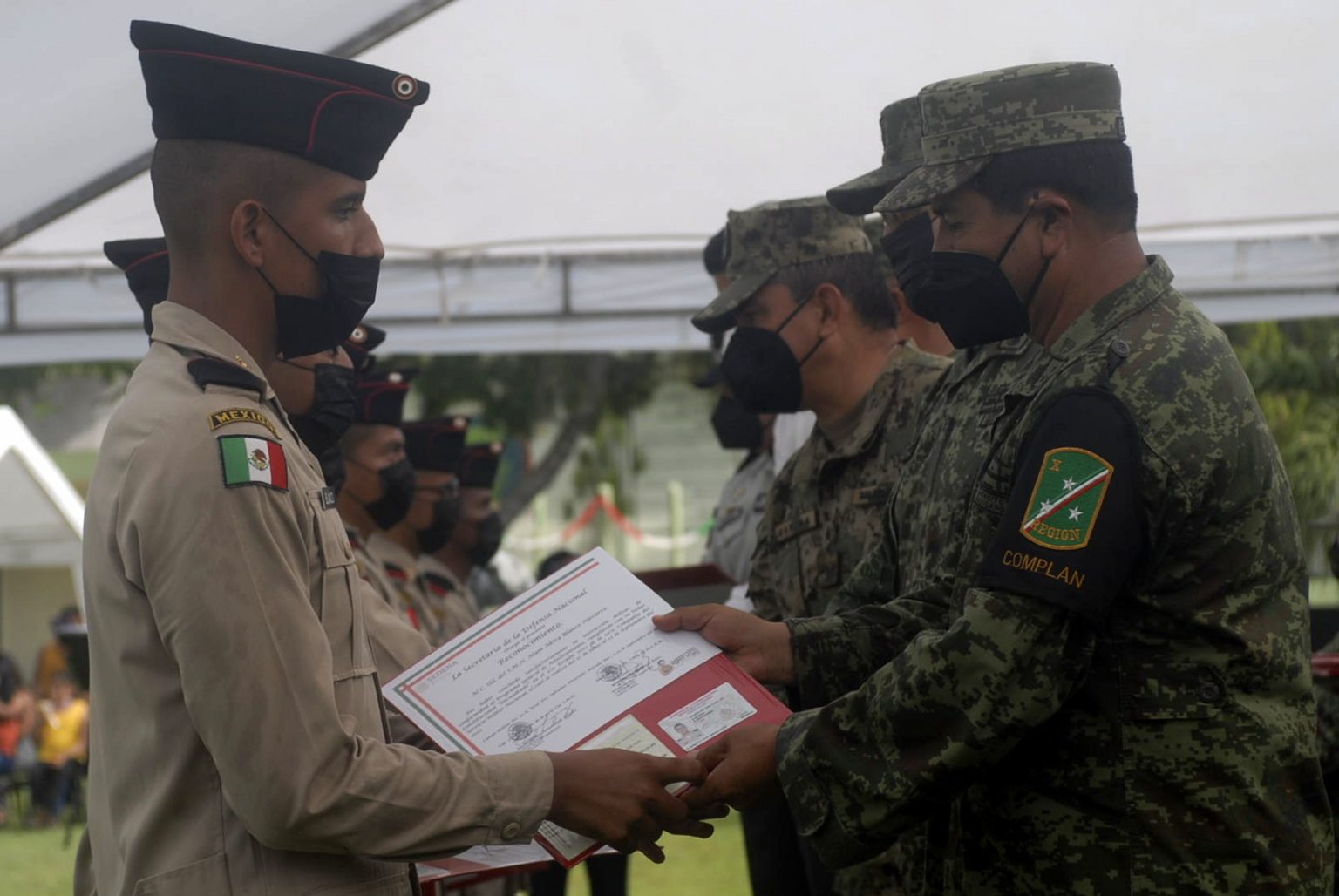 SMN: 103 jóvenes “encuadrados” obtienen su cartilla liberada en Yucatán ...