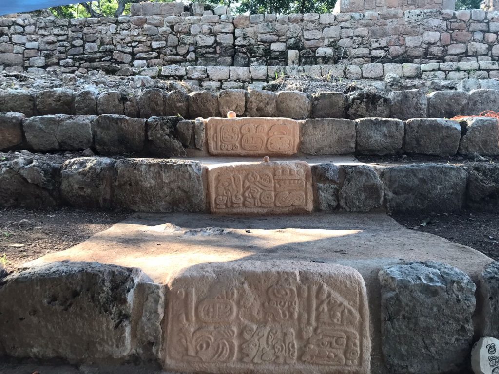 LA TUMBA DE UNA PRINCESA MAYA Y UNA PIEDRA EN FORMA DE FALO ...