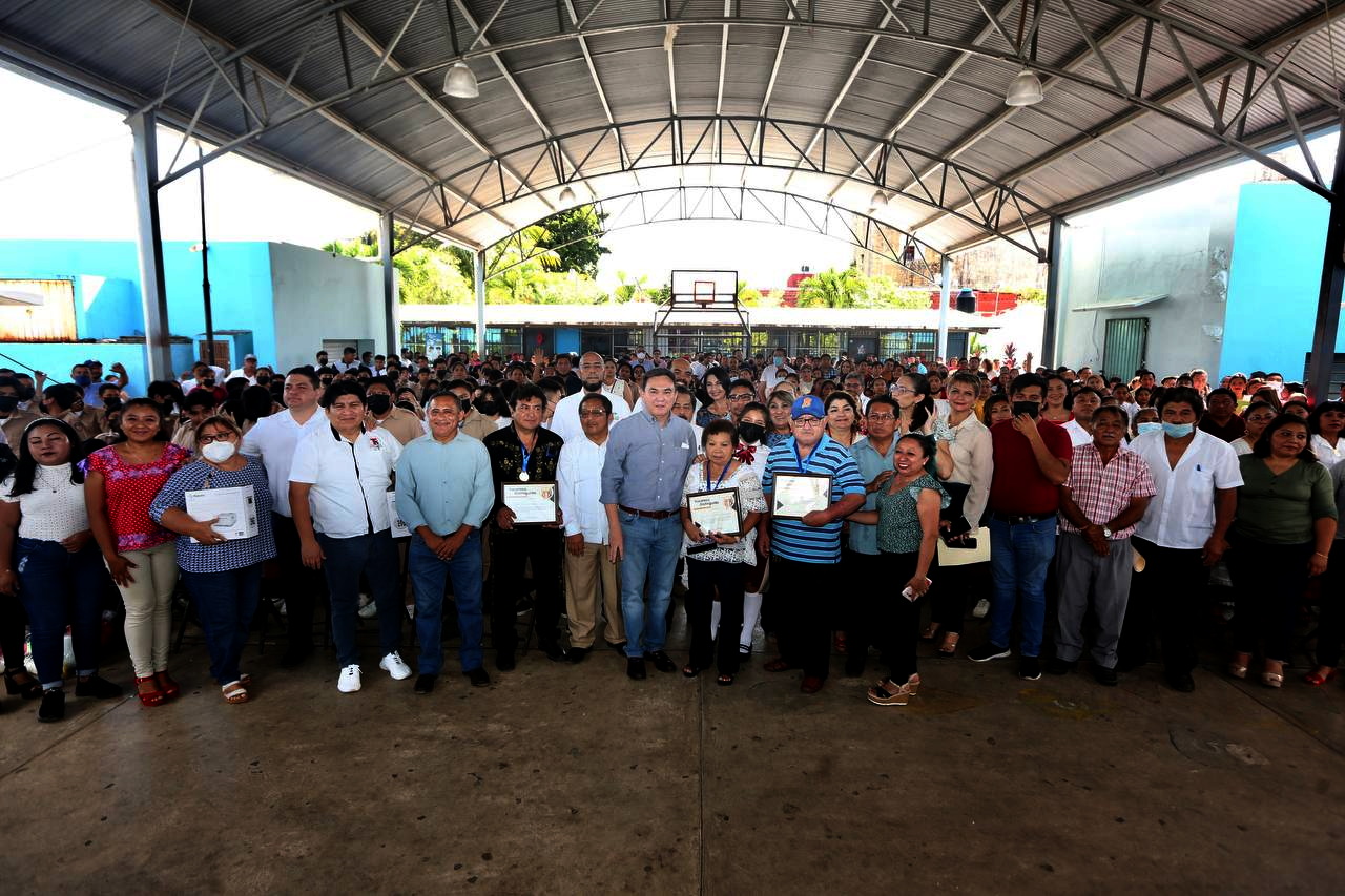 SECUNDARIAS DE CHEMAX RECIBEN DE LA SEGEY LOS PAQUETES “MEJORA TU SECU ...